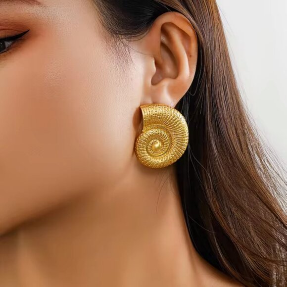 Zara | Jewelry | Zara Gold Seashore Necklaces Sea Shell Ariels Voice ...